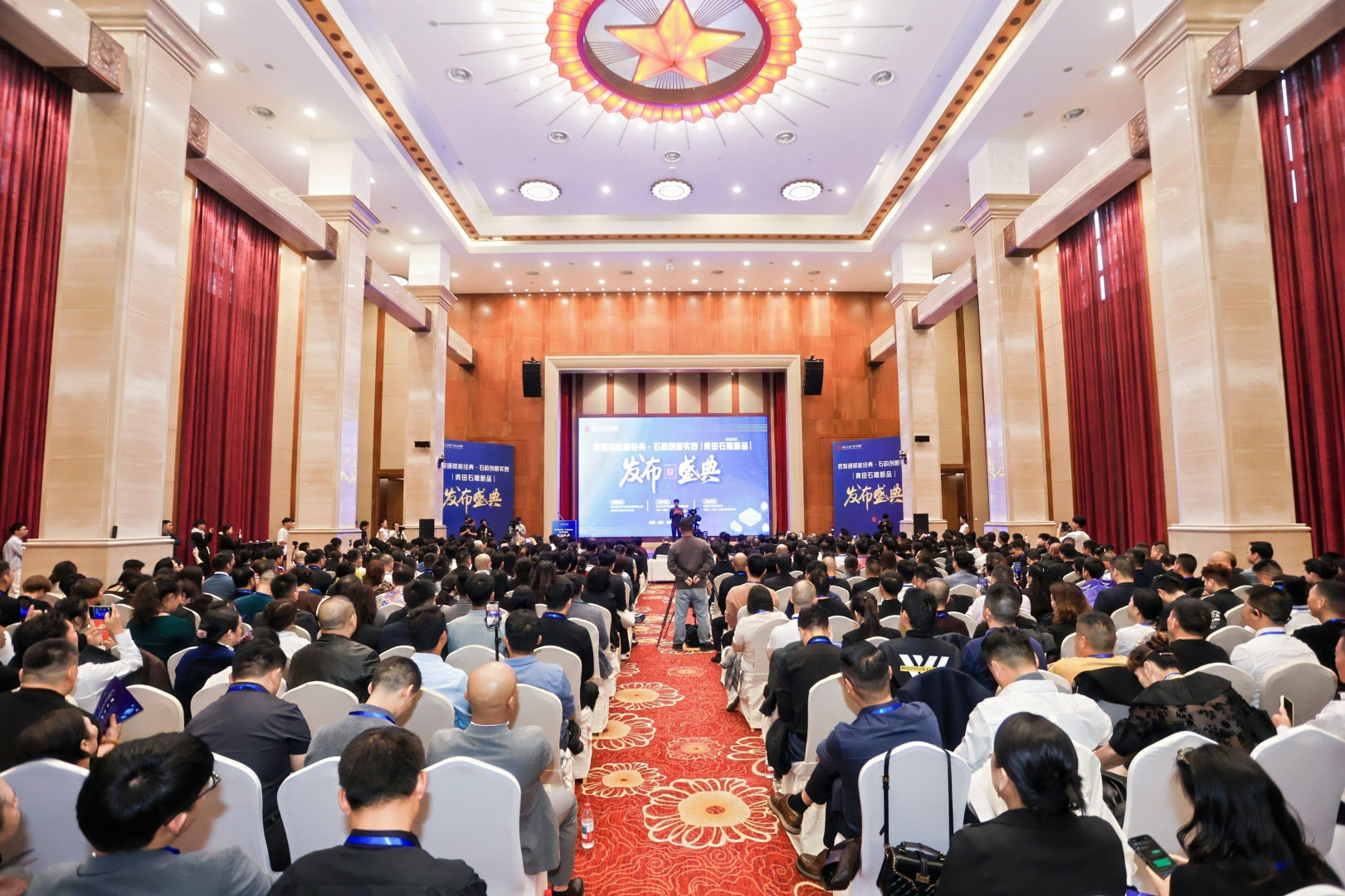 浙江：数字化赋能非遗传承 青田石雕产业转型升级提速-中国新闻网-浙江新闻